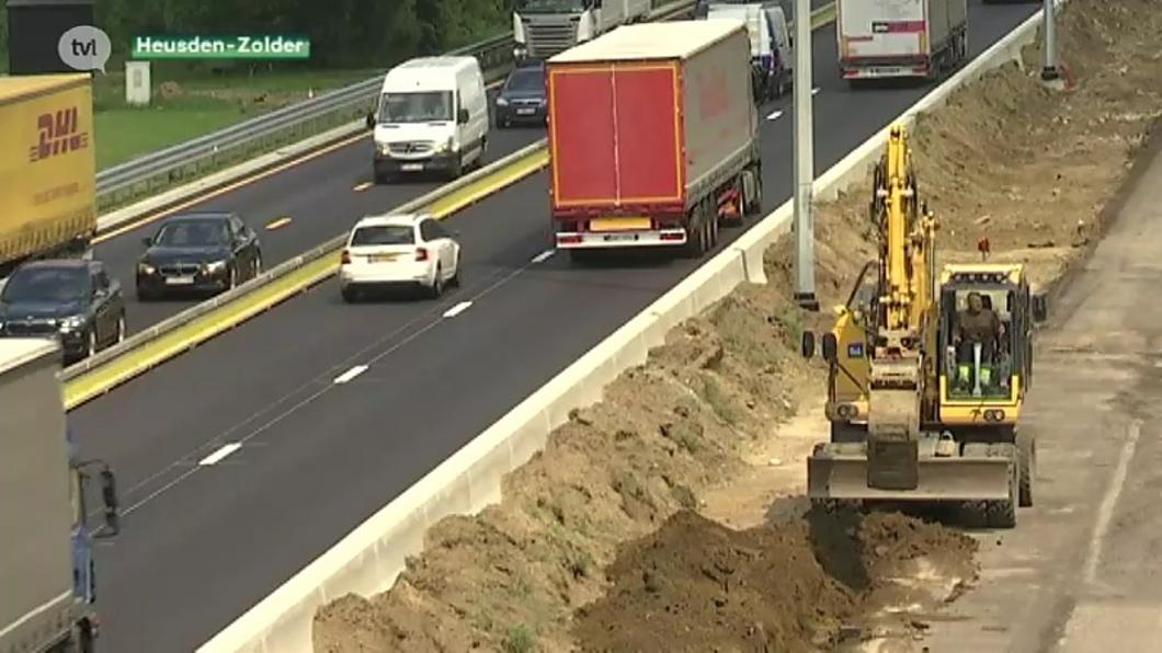 Wegen en verkeer start studie over derde rijstrook E314 - TV Limburg