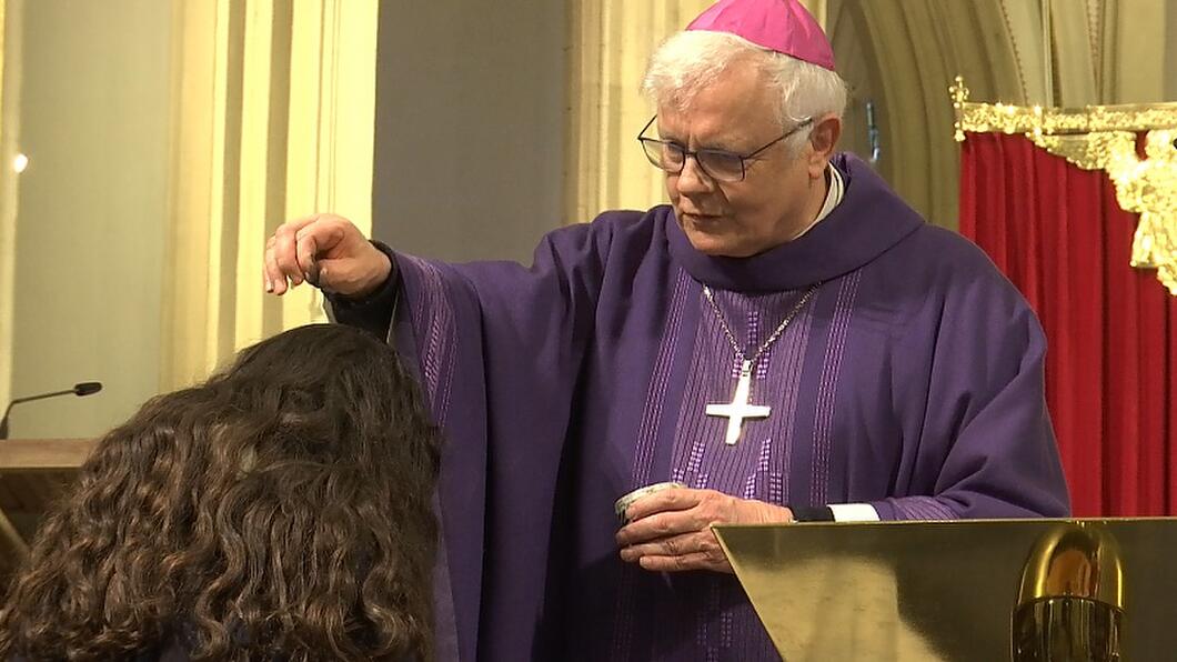 Voor het eerst geen askruisje op Aswoensdag - TV Limburg
