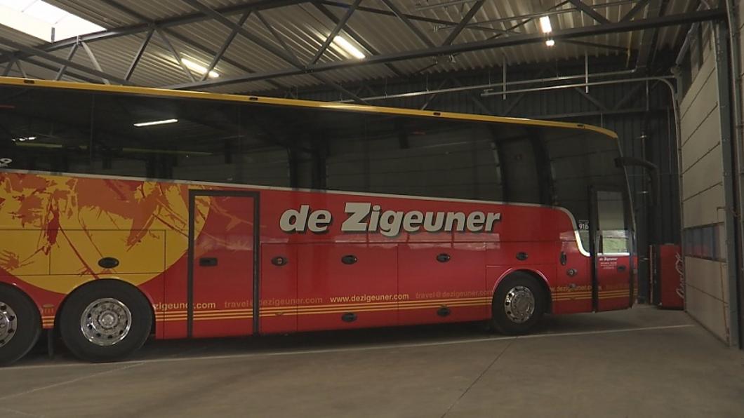 De Zigeuner probeert 40 toeristen terug te halen uit Noord-Italië - TV ...