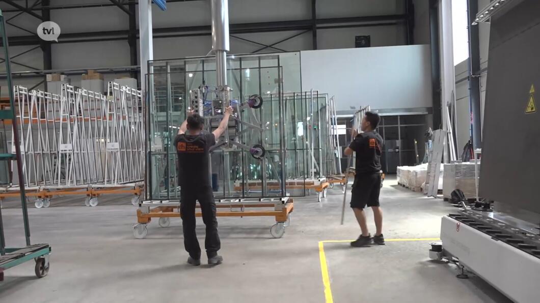 Group Ceyssens wil zonwerend glas op grote schaal produceren - TV Limburg