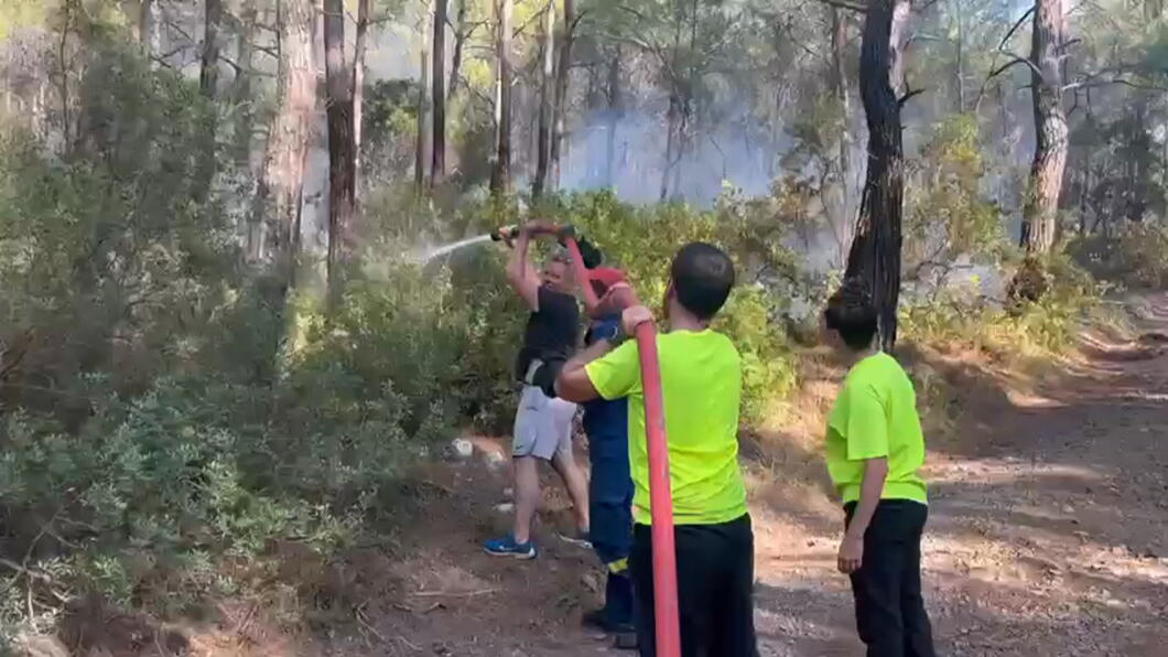 Brandweerman uit Heusden-Zolder blust mee - TV Limburg