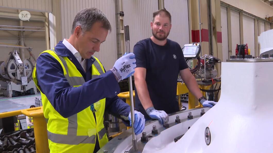ZF Wind Power in Lommel krijgt premier De Croo op bezoek - TV Limburg