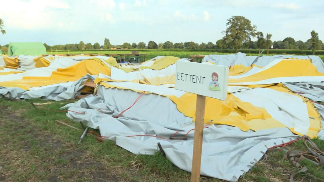 Tent ingeklapt door valwind in Peer - TV Limburg
