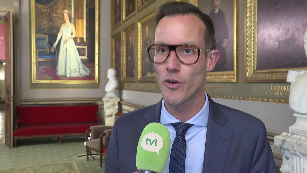 Kersvers minister Rob Beenders voert strijd tegen sociale fraude op ...